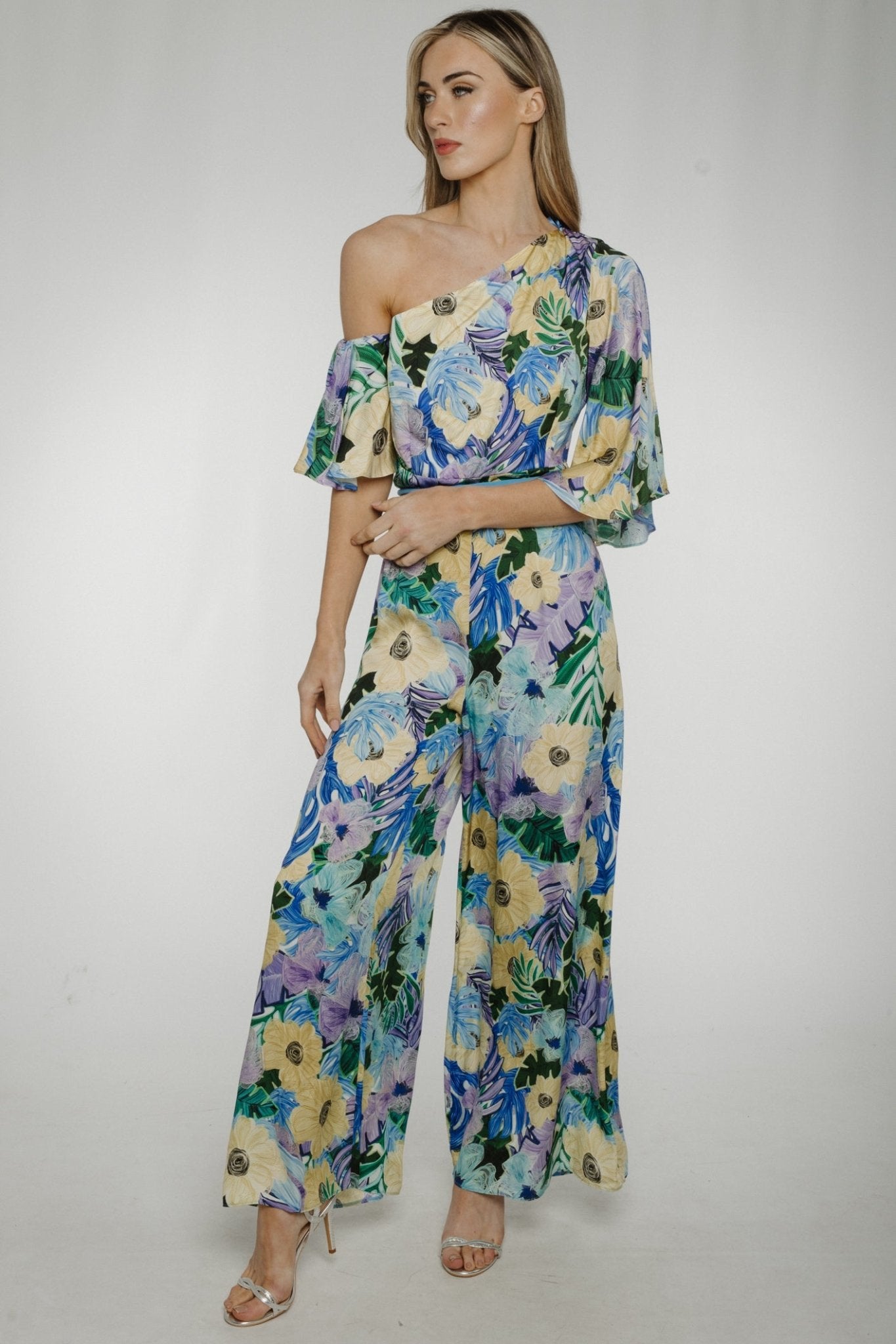 The Kayla Collection – The Walk in Wardrobe